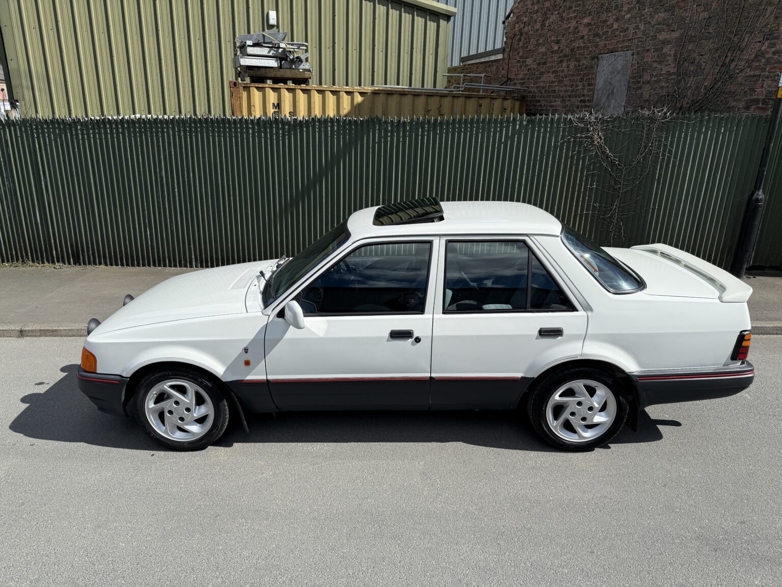 1988 Ford Orion MK2 1.6i Ghia - Yorkshire Classic & Sports Cars