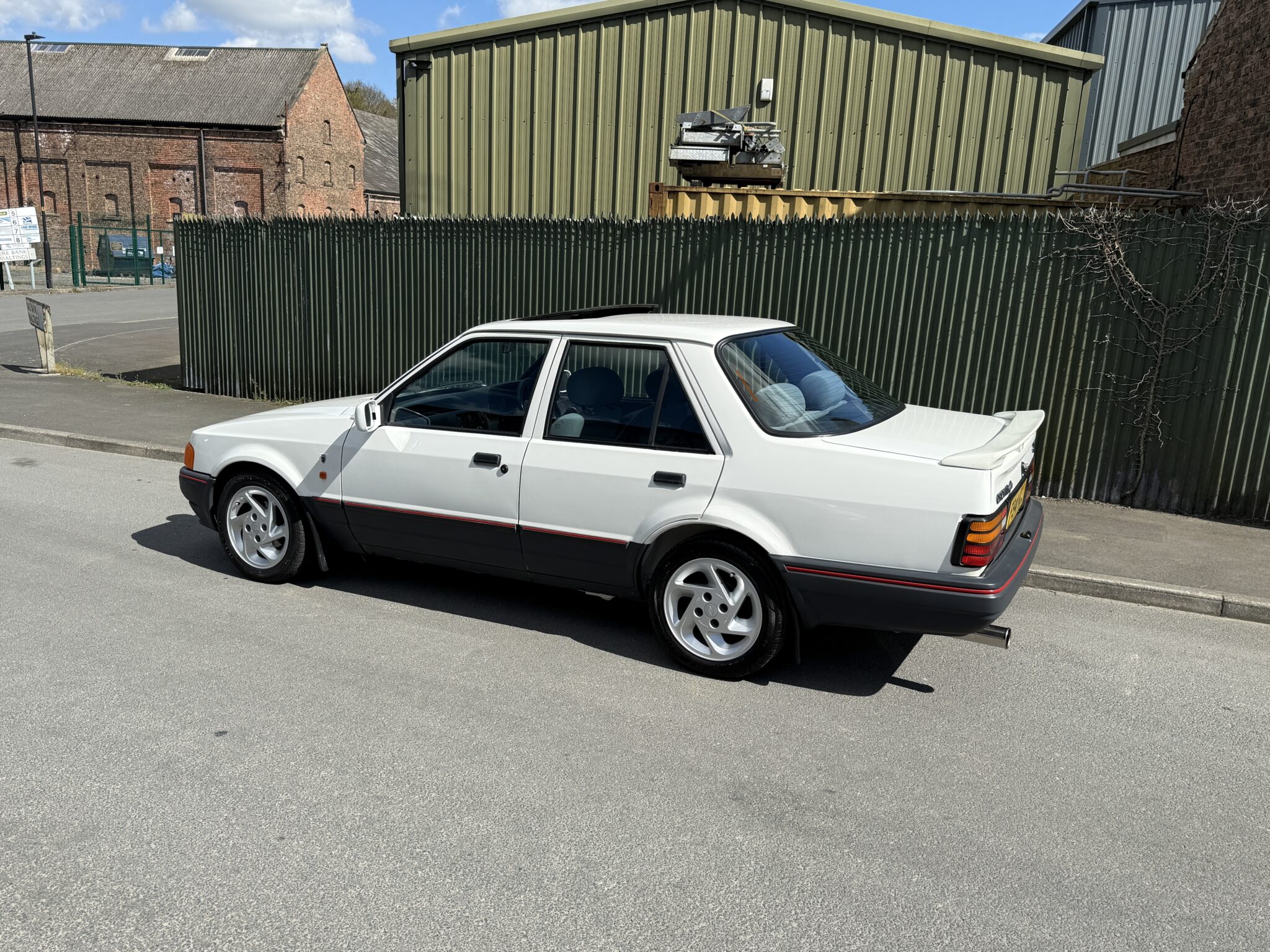 1988 Ford Orion MK2 1.6i Ghia - Yorkshire Classic & Sports Cars