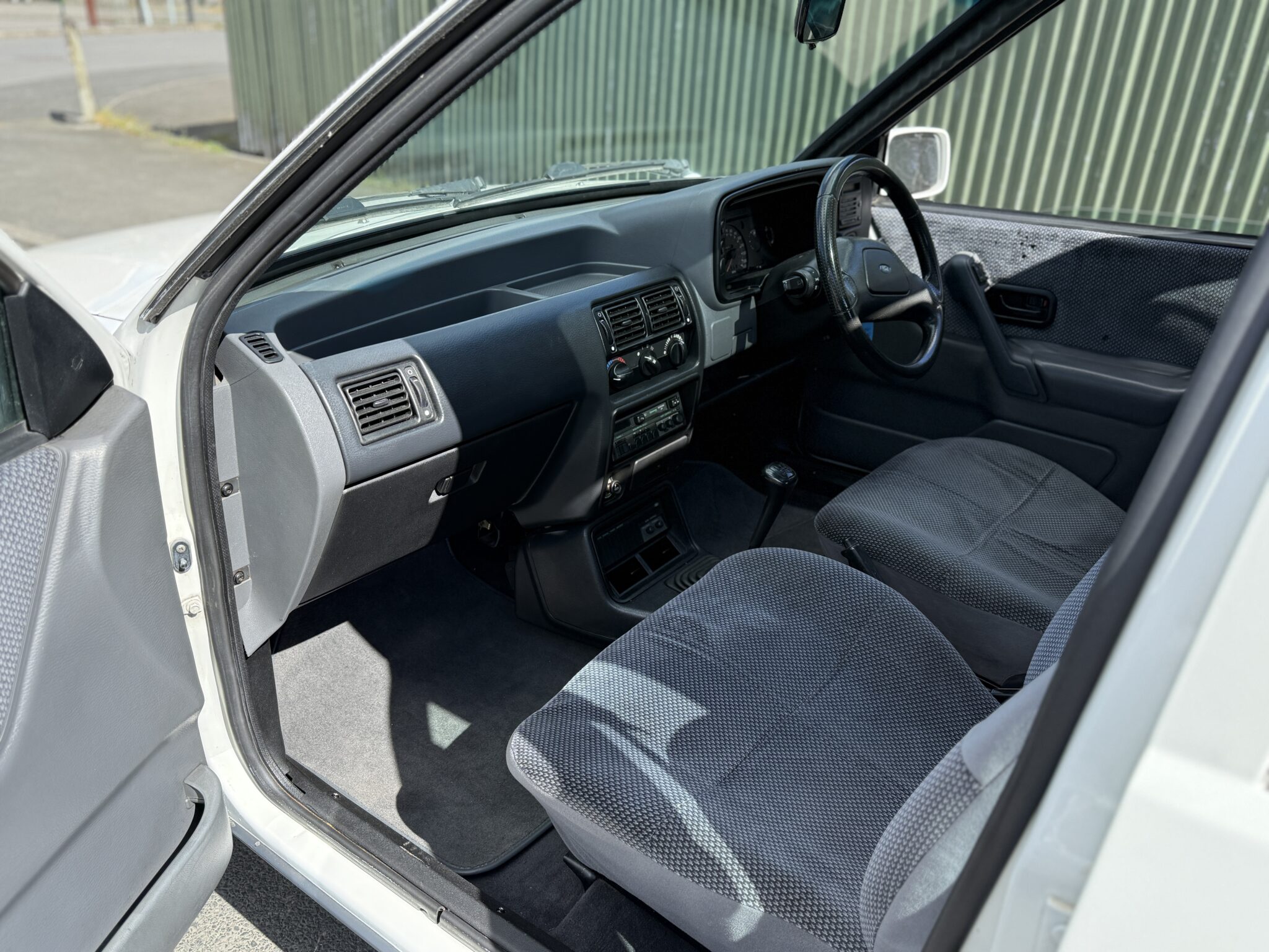 1988 Ford Orion MK2 1.6i Ghia - Yorkshire Classic & Sports Cars